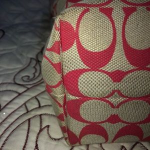 Coach | Bags | Coach Coral Signature Tote | Poshmark